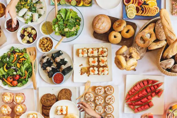 25 Easy Vegan Potluck Ideas [So You Won't Go Hungry] - Plant Prosperous